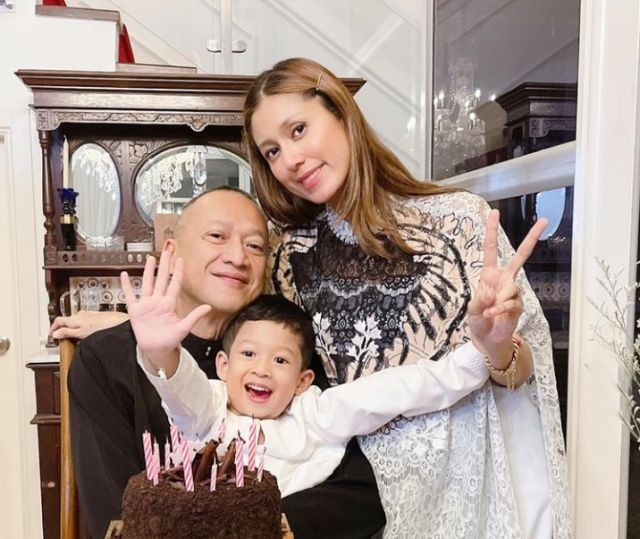 Isteri Nazri Aziz "show off" naik flight ke Perancis, netizen doa kapal ...