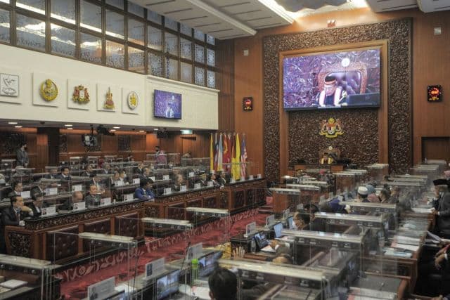 Selepas MP dewan rakyat "rempuh" parlimen,hari ini Ahli dewan negara ...