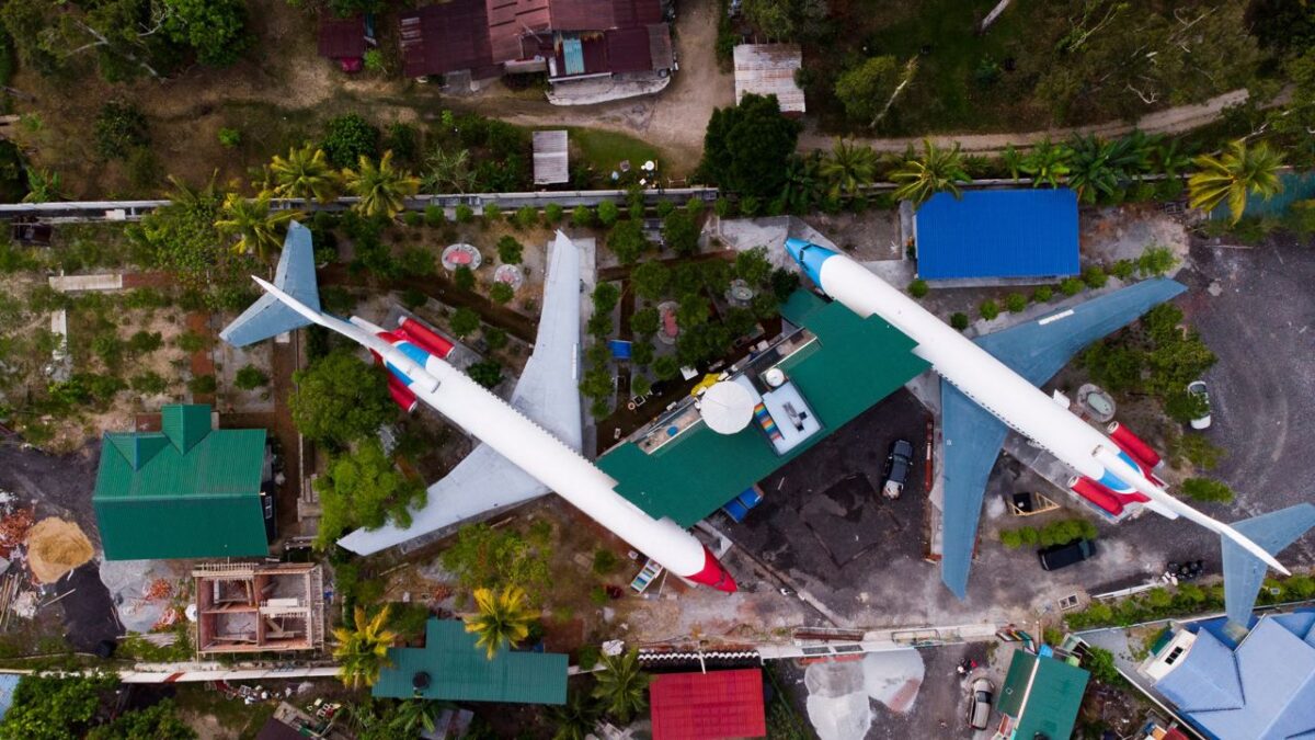 Jika anda ke Broga, bolehlah singgah hotel dalam kapal terbang pertama ...