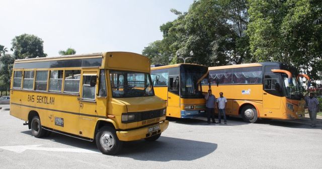 Patutlah bas sekolah warna kuning, hujan ke kebus ke memang mudah ...