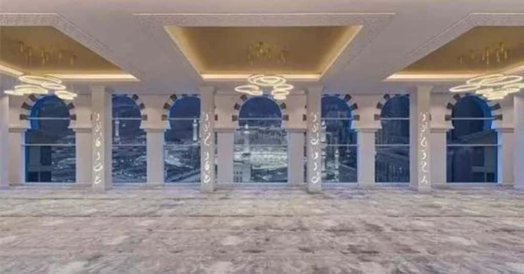 Surau di 'langit' paling tinggi di dunia pada ketinggian 483 meter dari ...