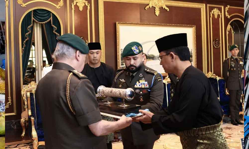 TMJ dikurnia 3 gelaran ini oleh YDP Agong